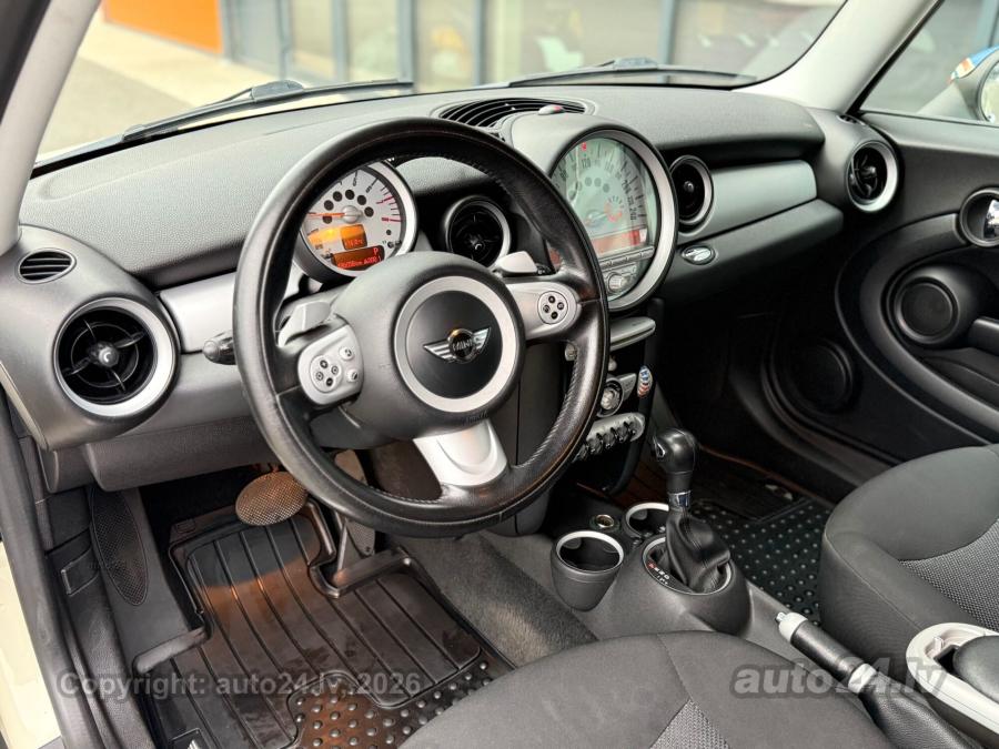White MINI Clubman 2008 in Kuressaare, with an engine capacity of 1.60 L and mileage of 186 thousand km for 3990 €, photo 25 on AUTOMOTO.COM.LV