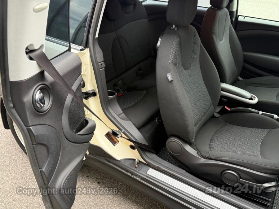 White MINI Clubman 2008 in Kuressaare, with an engine capacity of 1.60 L and mileage of 186 thousand km for 3990 €, photo 26 on AUTOMOTO.COM.LV