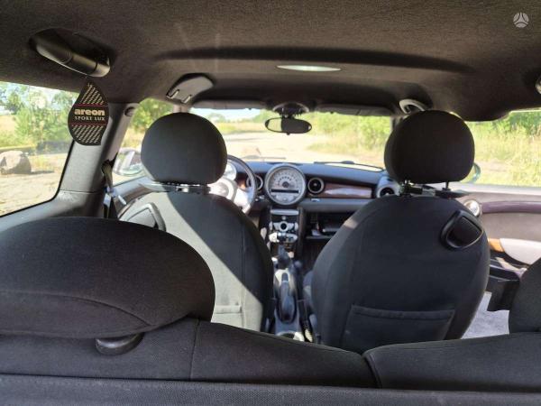 White MINI Clubman 2008 in Vilnius, with an engine capacity of 1.60 L and mileage of 281 thousand km for 2500 €, photo 7 on AUTOMOTO.COM.LV