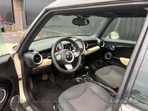 White MINI Clubman 2011 in Tallinn, with an engine capacity of 1.60 L and mileage of 225 thousand km for 4499 €, photo 7 on AUTOMOTO.COM.LV