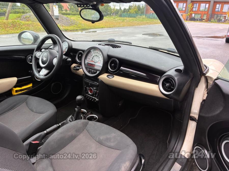 White MINI Clubman 2011 in Tallinn, with an engine capacity of 1.60 L and mileage of 225 thousand km for 4499 €, photo 8 on AUTOMOTO.COM.LV