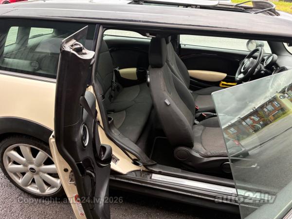 White MINI Clubman 2011 in Tallinn, with an engine capacity of 1.60 L and mileage of 225 thousand km for 4499 €, photo 8 on AUTOMOTO.COM.LV
