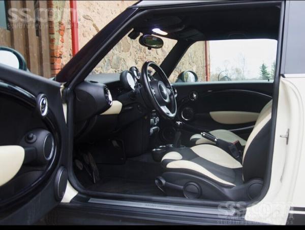 White MINI Clubman 2011 in Riga, with an engine capacity of 1.60 L and mileage of 220 thousand km for 4500 €, photo 8 on AUTOMOTO.COM.LV