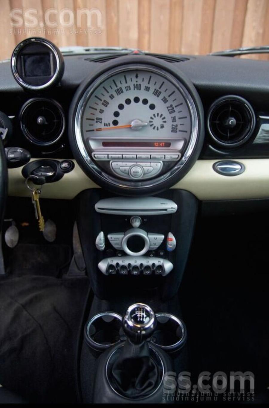 Balts MINI Clubman 2011 Rīga, ar dzinēja tilpumu 1.60 L un nobraukumu 220 tūkst. km par 4500 €, foto 9 vietnē AUTOMOTO.COM.LV