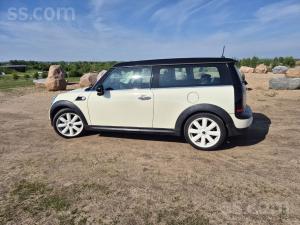 White MINI Clubman 2012 in Daugavpils, with an engine capacity of 2.00 L and mileage of 174 thousand km for 6750 €, photo 3 on AUTOMOTO.COM.LV