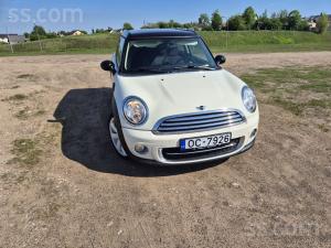 White MINI Clubman 2012 in Daugavpils, with an engine capacity of 2.00 L and mileage of 174 thousand km for 6750 €, photo 4 on AUTOMOTO.COM.LV