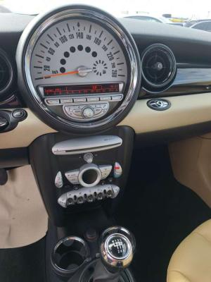 Melns MINI Cooper 2010 Kauņa, ar dzinēja tilpumu 1.60 L un nobraukumu 111 tūkst. km par 4450 €, foto 10 vietnē AUTOMOTO.COM.LV