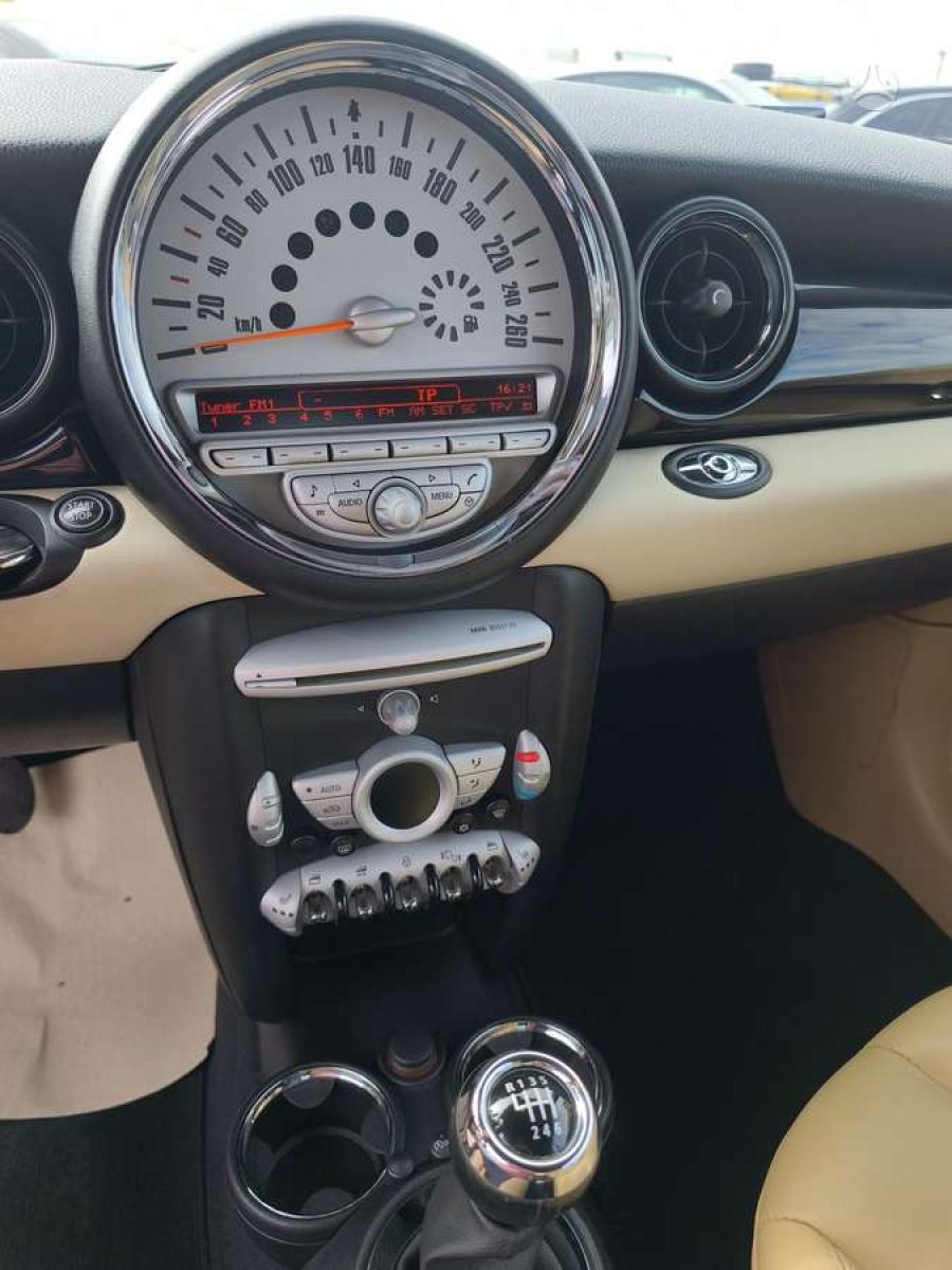 Melns MINI Cooper 2010 Kauņa, ar dzinēja tilpumu 1.60 L un nobraukumu 111 tūkst. km par 4450 €, foto 10 vietnē AUTOMOTO.COM.LV