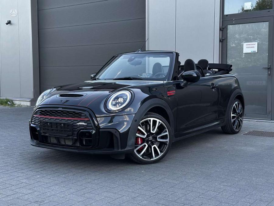 Black MINI Cooper 2024 in Radviliskis, with an engine capacity of 2.00 L and mileage of 36 thousand km for 34950 €, photo 1 on AUTOMOTO.COM.LV