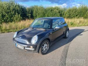 Black MINI Cooper 2002 in Gulbene, with an engine capacity of 1.60 L and mileage of 273 thousand km for 1395 €, photo 3 on AUTOMOTO.COM.LV