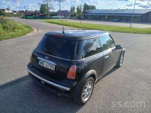 Black MINI Cooper 2002 in Gulbene, with an engine capacity of 1.60 L and mileage of 273 thousand km for 1395 €, photo 10 on AUTOMOTO.COM.LV