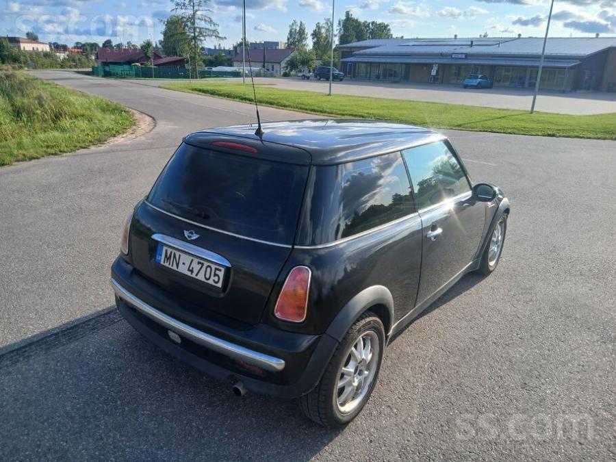 Black MINI Cooper 2002 in Gulbene, with an engine capacity of 1.60 L and mileage of 273 thousand km for 1395 €, photo 10 on AUTOMOTO.COM.LV