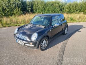 Black MINI Cooper 2002 in Gulbene, with an engine capacity of 1.60 L and mileage of 273 thousand km for 1395 €, photo 11 on AUTOMOTO.COM.LV