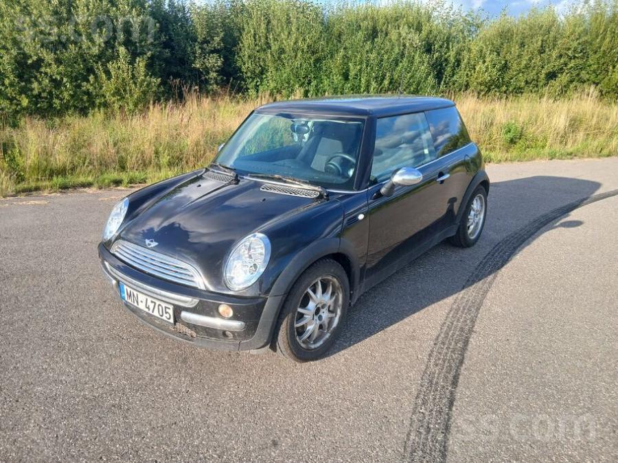 Black MINI Cooper 2002 in Gulbene, with an engine capacity of 1.60 L and mileage of 273 thousand km for 1395 €, photo 11 on AUTOMOTO.COM.LV