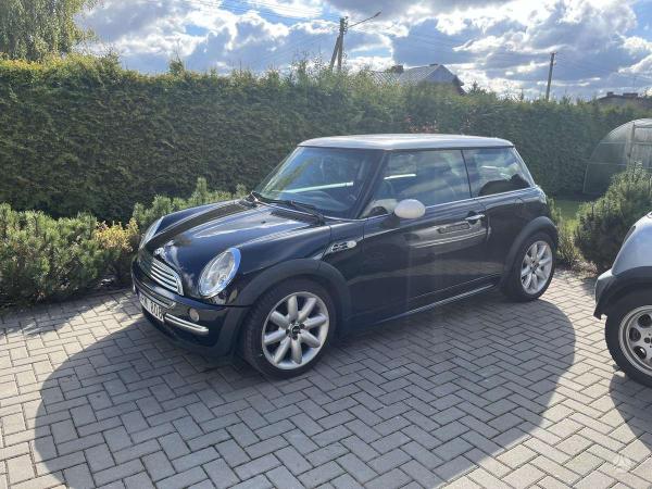 Melns MINI Cooper 2003 Kauņa, ar dzinēja tilpumu 1.60 L un nobraukumu 270 tūkst. km par 1400 €, foto 3 vietnē AUTOMOTO.COM.LV