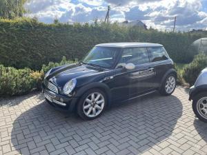 Black MINI Cooper 2003 in Kaunas, with an engine capacity of 1.60 L and mileage of 270 thousand km for 1400 €, photo 4 on AUTOMOTO.COM.LV