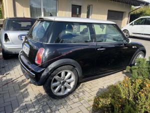 Black MINI Cooper 2003 in Kaunas, with an engine capacity of 1.60 L and mileage of 270 thousand km for 1400 €, photo 6 on AUTOMOTO.COM.LV