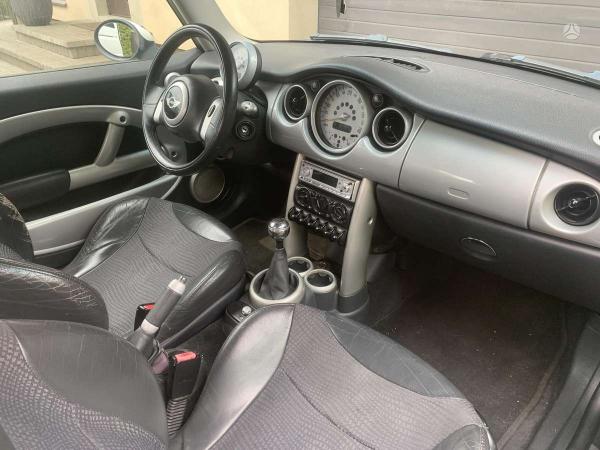 Melns MINI Cooper 2003 Kauņa, ar dzinēja tilpumu 1.60 L un nobraukumu 270 tūkst. km par 1400 €, foto 8 vietnē AUTOMOTO.COM.LV