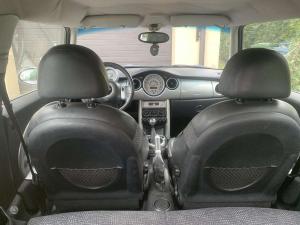 Black MINI Cooper 2003 in Kaunas, with an engine capacity of 1.60 L and mileage of 270 thousand km for 1400 €, photo 10 on AUTOMOTO.COM.LV
