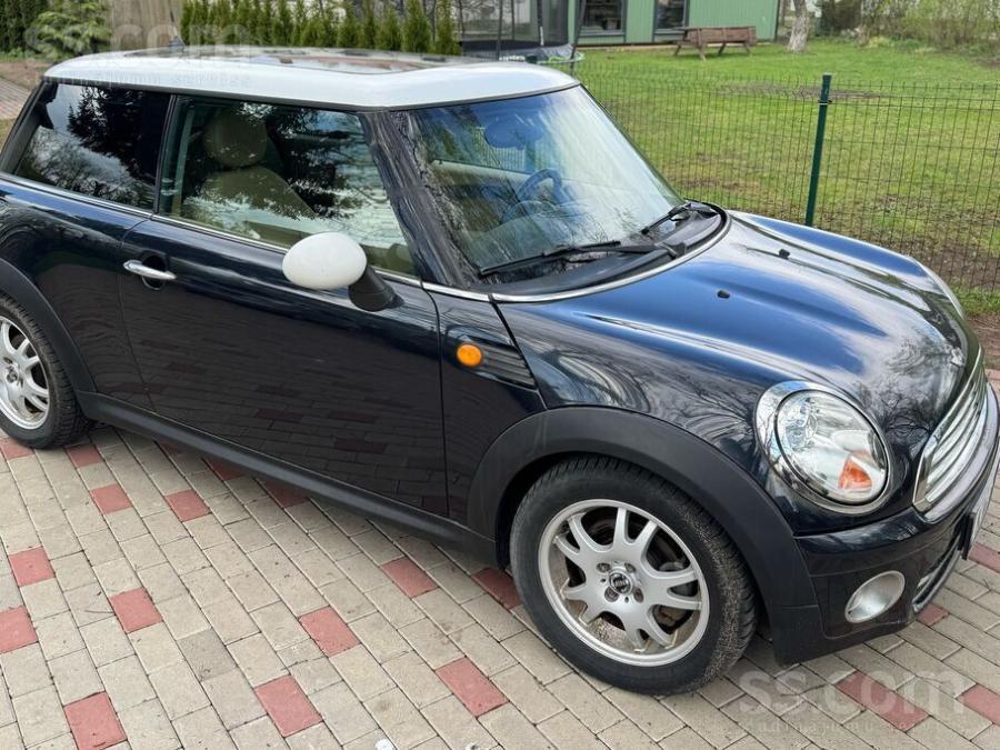 Black MINI Cooper 2006 in Riga, with an engine capacity of 1.60 L and mileage of 230 thousand km for 1795 €, photo 3 on AUTOMOTO.COM.LV