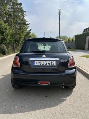 Black MINI Cooper 2006 in Kedainiai, with an engine capacity of 1.60 L and mileage of 210 thousand km for 2450 €, photo 6 on AUTOMOTO.COM.LV