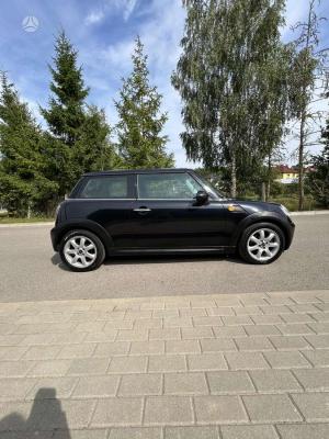 Black MINI Cooper 2006 in Kedainiai, with an engine capacity of 1.60 L and mileage of 210 thousand km for 2450 €, photo 8 on AUTOMOTO.COM.LV