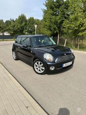 Black MINI Cooper 2006 in Kedainiai, with an engine capacity of 1.60 L and mileage of 210 thousand km for 2450 €, photo 9 on AUTOMOTO.COM.LV