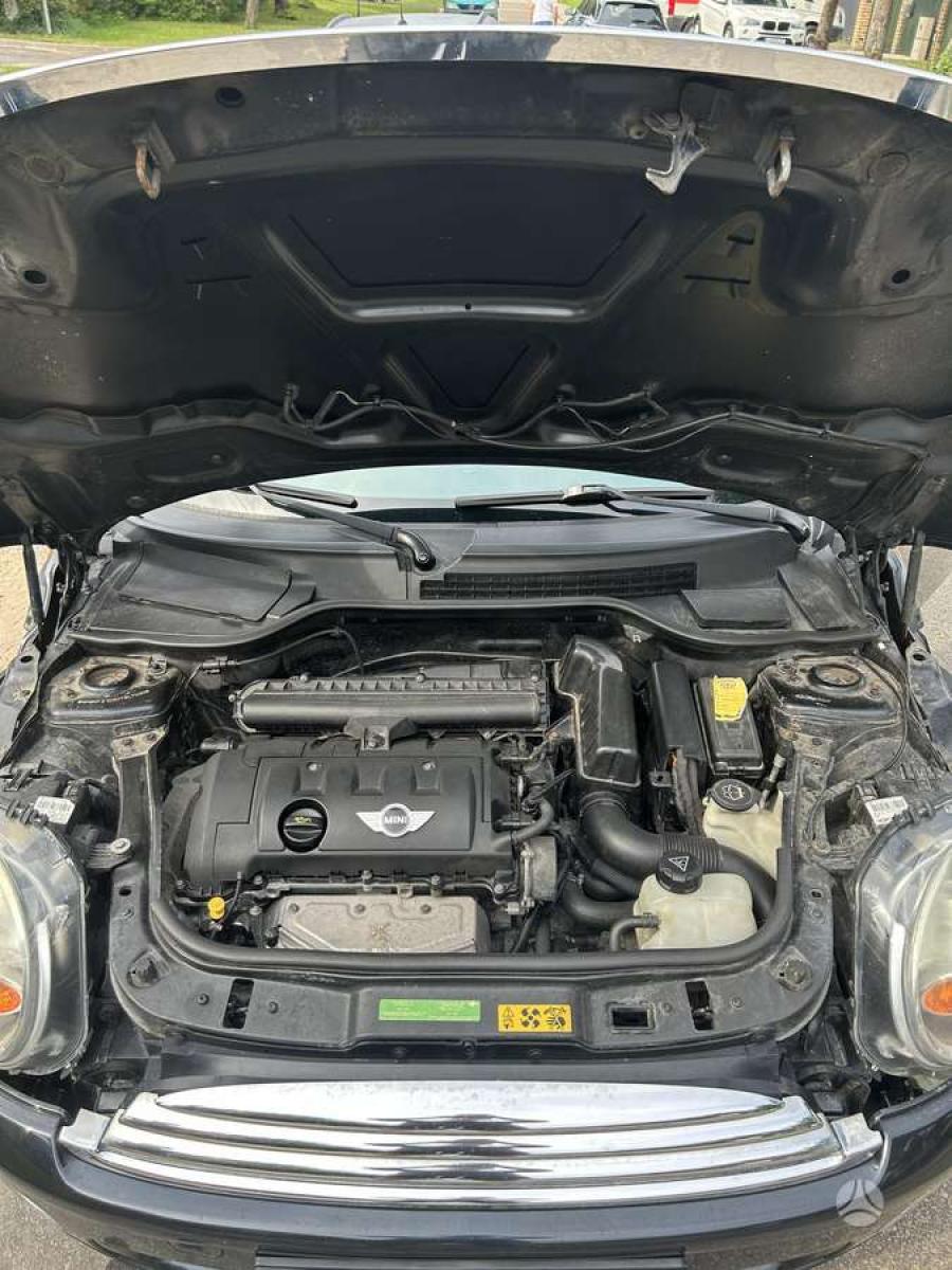 Black MINI Cooper 2006 in Kedainiai, with an engine capacity of 1.60 L and mileage of 210 thousand km for 2450 €, photo 25 on AUTOMOTO.COM.LV