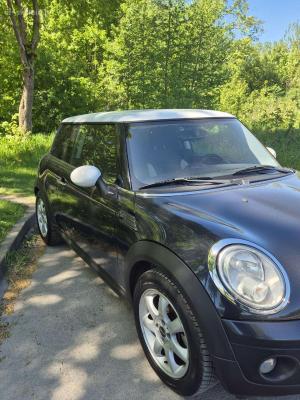 Black MINI Cooper 2006 in Klaipeda, with an engine capacity of 1.60 L and mileage of 155 thousand km for 1600 €, photo 4 on AUTOMOTO.COM.LV