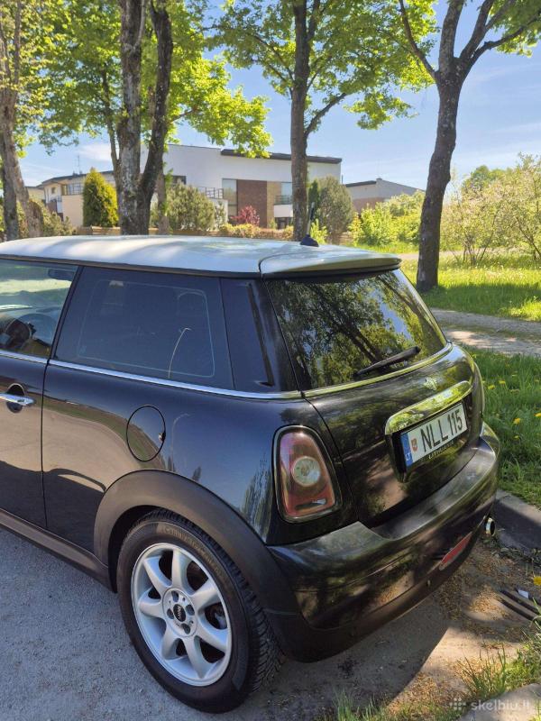 Black MINI Cooper 2006 in Klaipeda, with an engine capacity of 1.60 L and mileage of 155 thousand km for 1600 €, photo 5 on AUTOMOTO.COM.LV