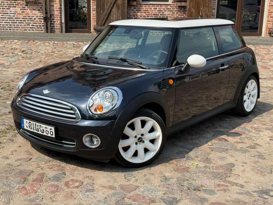 Black MINI Cooper 2007 in Klaipeda, with an engine capacity of 1.60 L and mileage of 122 thousand km for 5990 €, photo 1 on AUTOMOTO.COM.LV