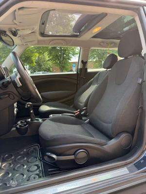 Black MINI Cooper 2007 in Klaipeda, with an engine capacity of 1.60 L and mileage of 122 thousand km for 5990 €, photo 5 on AUTOMOTO.COM.LV