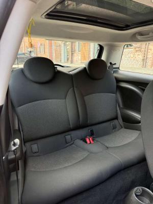 Black MINI Cooper 2007 in Klaipeda, with an engine capacity of 1.60 L and mileage of 122 thousand km for 5990 €, photo 9 on AUTOMOTO.COM.LV
