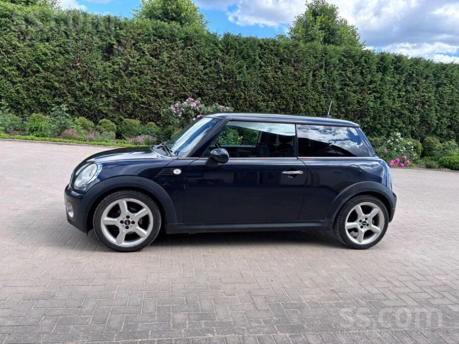 Black MINI Cooper 2008 in Cesis, with an engine capacity of 1.60 L and mileage of 281 thousand km for 2500 €, photo 1 on AUTOMOTO.COM.LV