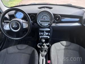 Black MINI Cooper 2008 in Cesis, with an engine capacity of 1.60 L and mileage of 281 thousand km for 2500 €, photo 3 on AUTOMOTO.COM.LV