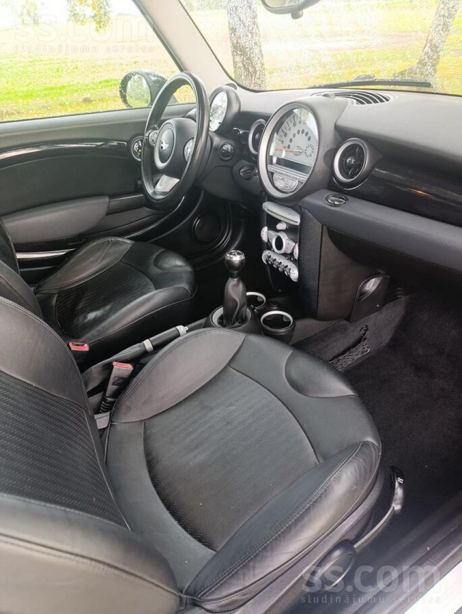 Melns MINI Cooper 2008 Tukums, ar dzinēja tilpumu 1.60 L un nobraukumu 196 tūkst. km par 2450 €, foto 8 vietnē AUTOMOTO.COM.LV