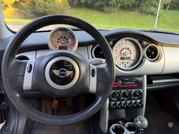 Melns MINI Cooper 2001 Viļņa, ar dzinēja tilpumu 1.60 L un nobraukumu 249 tūkst. km par 1450 €, foto 6 vietnē AUTOMOTO.COM.LV