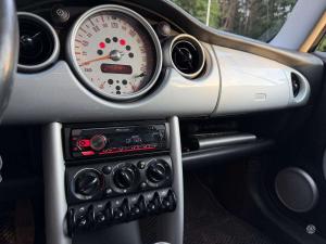 Black MINI Cooper 2001 in Vilnius, with an engine capacity of 1.60 L and mileage of 249 thousand km for 1450 €, photo 11 on AUTOMOTO.COM.LV