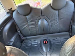 Black MINI Cooper 2001 in Vilnius, with an engine capacity of 1.60 L and mileage of 249 thousand km for 1450 €, photo 12 on AUTOMOTO.COM.LV