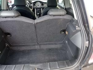 Melns MINI Cooper 2002 Vilkaviškis, ar dzinēja tilpumu 1.60 L un nobraukumu 283 tūkst. km par 1250 €, foto 6 vietnē AUTOMOTO.COM.LV
