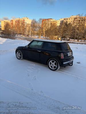 Melns MINI Cooper 2003 Tallina, ar dzinēja tilpumu 1.60 L un nobraukumu 260 tūkst. km par 2100 €, foto 2 vietnē AUTOMOTO.COM.LV