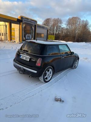 Melns MINI Cooper 2003 Tallina, ar dzinēja tilpumu 1.60 L un nobraukumu 260 tūkst. km par 2100 €, foto 5 vietnē AUTOMOTO.COM.LV
