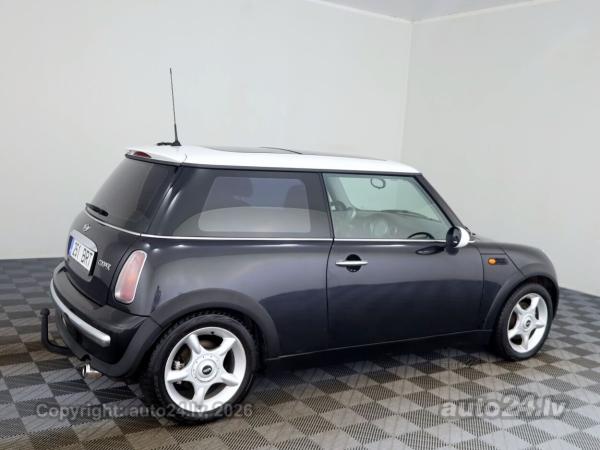 Melns MINI Cooper 2003 Tallina, ar dzinēja tilpumu 1.60 L un nobraukumu 226 tūkst. km par 1599 €, foto 3 vietnē AUTOMOTO.COM.LV