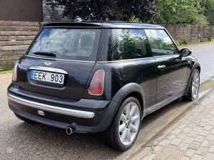Melns MINI Cooper 2003 Viļņa, ar dzinēja tilpumu 1.60 L un nobraukumu 261 tūkst. km par 1150 €, foto 5 vietnē AUTOMOTO.COM.LV
