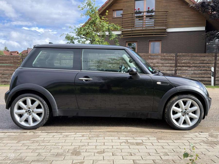 Melns MINI Cooper 2003 Viļņa, ar dzinēja tilpumu 1.60 L un nobraukumu 261 tūkst. km par 1150 €, foto 7 vietnē AUTOMOTO.COM.LV