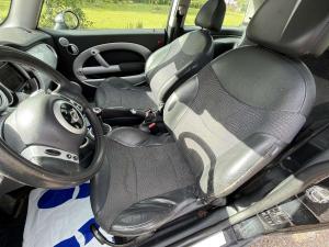 Melns MINI Cooper 2003 Viļņa, ar dzinēja tilpumu 1.60 L un nobraukumu 261 tūkst. km par 1150 €, foto 12 vietnē AUTOMOTO.COM.LV