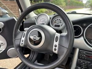 Melns MINI Cooper 2003 Viļņa, ar dzinēja tilpumu 1.60 L un nobraukumu 261 tūkst. km par 1150 €, foto 17 vietnē AUTOMOTO.COM.LV