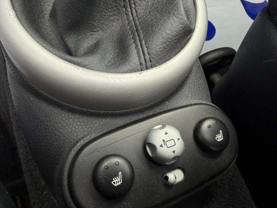 Melns MINI Cooper 2003 Viļņa, ar dzinēja tilpumu 1.60 L un nobraukumu 261 tūkst. km par 1150 €, foto 19 vietnē AUTOMOTO.COM.LV