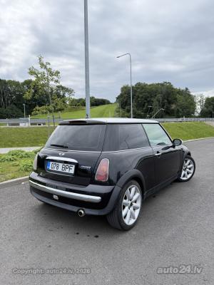 Black MINI Cooper 2004 in Tallinn, with an engine capacity of 1.60 L and mileage of 246 thousand km for 4200 €, photo 5 on AUTOMOTO.COM.LV