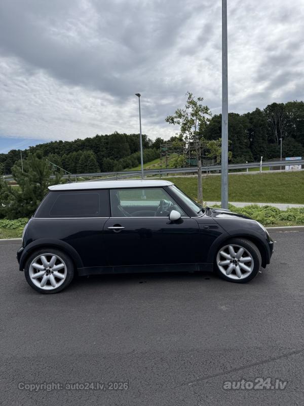 Melns MINI Cooper 2004 Tallina, ar dzinēja tilpumu 1.60 L un nobraukumu 246 tūkst. km par 4200 €, foto 5 vietnē AUTOMOTO.COM.LV